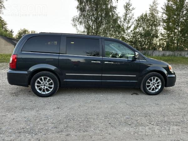 Zils Lancia Voyager 2014 Rīga, ar dzinēja tilpumu 2.80 L un nobraukumu 272 tūkst. km par 7990 €, foto 5 vietnē AUTOMOTO.COM.LV