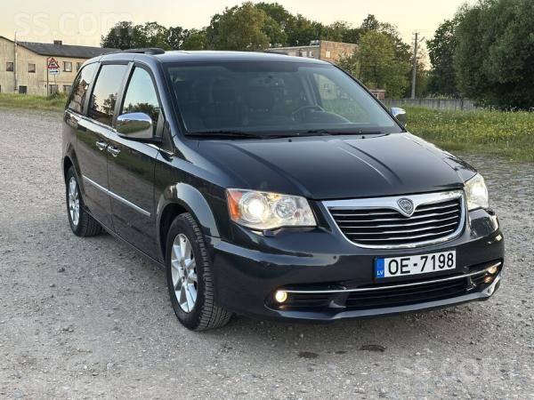 Zils Lancia Voyager 2014 Rīga, ar dzinēja tilpumu 2.80 L un nobraukumu 272 tūkst. km par 7990 €, foto 6 vietnē AUTOMOTO.COM.LV