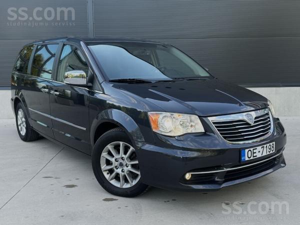 Blue Lancia Voyager 2014 in Riga, with an engine capacity of 2.80 L and mileage of 272 thousand km for 8300 €, photo 1 on AUTOMOTO.COM.LV