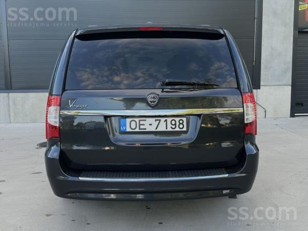 Blue Lancia Voyager 2014 in Riga, with an engine capacity of 2.80 L and mileage of 272 thousand km for 8300 €, photo 3 on AUTOMOTO.COM.LV