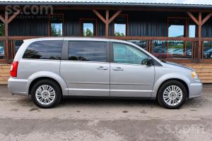 Blue Lancia Voyager 2014 in Riga, with an engine capacity of 2.80 L and mileage of 0 thousand km for 5990 €, photo 4 on AUTOMOTO.COM.LV