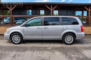 Blue Lancia Voyager 2014 in Riga, with an engine capacity of 2.80 L and mileage of 0 thousand km for 5990 €, photo 8 on AUTOMOTO.COM.LV