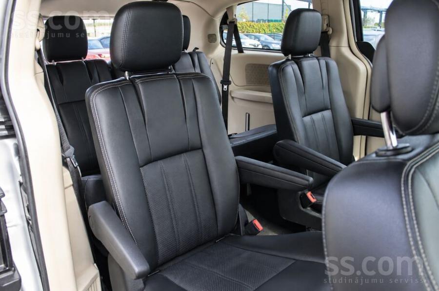 Blue Lancia Voyager 2014 in Riga, with an engine capacity of 2.80 L and mileage of 0 thousand km for 5990 €, photo 15 on AUTOMOTO.COM.LV