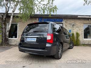 Blue Lancia Voyager 2014 in Tallinn, with an engine capacity of 2.80 L and mileage of 179 thousand km for 8990 €, photo 3 on AUTOMOTO.COM.LV