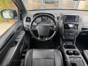 Blue Lancia Voyager 2014 in Tallinn, with an engine capacity of 2.80 L and mileage of 179 thousand km for 8990 €, photo 5 on AUTOMOTO.COM.LV