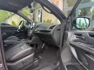 Blue Lancia Voyager 2014 in Tallinn, with an engine capacity of 2.80 L and mileage of 179 thousand km for 8990 €, photo 7 on AUTOMOTO.COM.LV