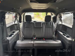 Blue Lancia Voyager 2014 in Tallinn, with an engine capacity of 2.80 L and mileage of 179 thousand km for 8990 €, photo 12 on AUTOMOTO.COM.LV