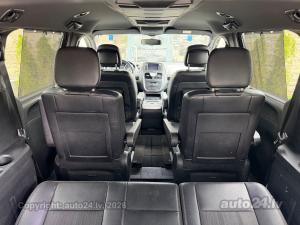 Blue Lancia Voyager 2014 in Tallinn, with an engine capacity of 2.80 L and mileage of 179 thousand km for 8990 €, photo 13 on AUTOMOTO.COM.LV
