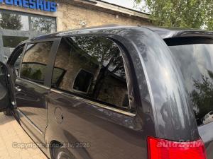 Blue Lancia Voyager 2014 in Tallinn, with an engine capacity of 2.80 L and mileage of 179 thousand km for 8990 €, photo 15 on AUTOMOTO.COM.LV