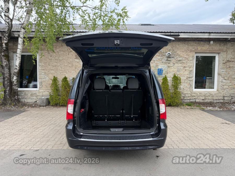 Blue Lancia Voyager 2014 in Tallinn, with an engine capacity of 2.80 L and mileage of 179 thousand km for 8990 €, photo 23 on AUTOMOTO.COM.LV