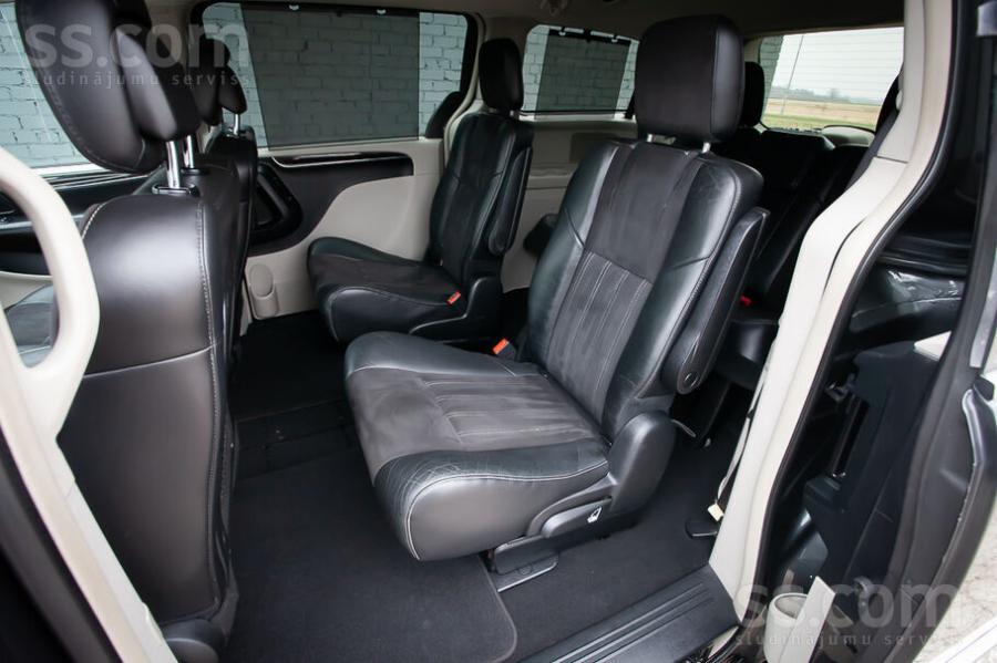 Grey Lancia Voyager 2012 in Tukums, with an engine capacity of 2.80 L and mileage of 0 thousand km for 8990 €, photo 10 on AUTOMOTO.COM.LV
