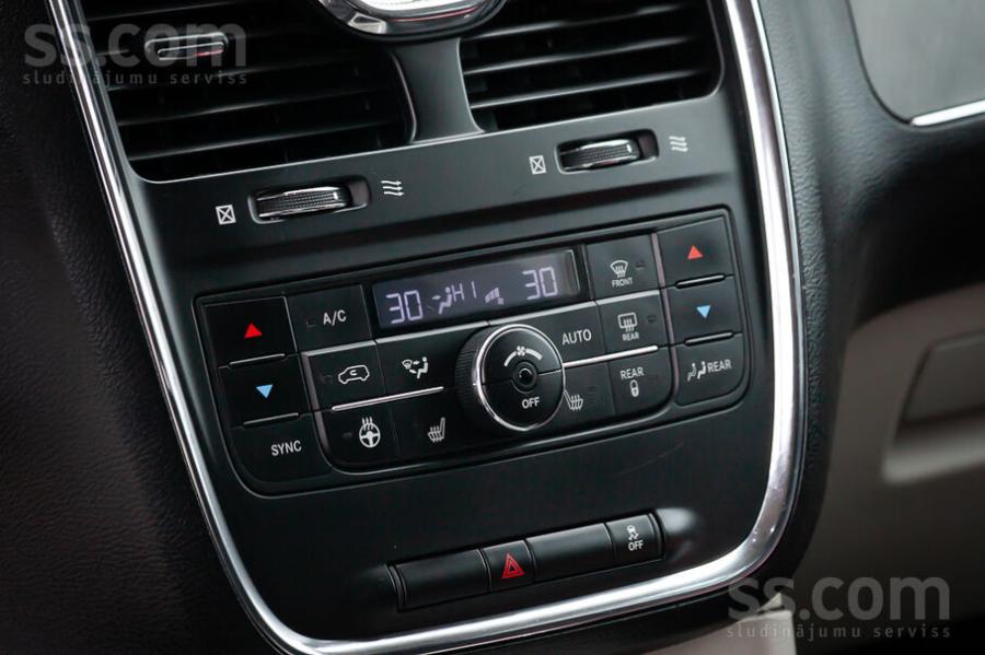 Grey Lancia Voyager 2012 in Tukums, with an engine capacity of 2.80 L and mileage of 0 thousand km for 8990 €, photo 23 on AUTOMOTO.COM.LV