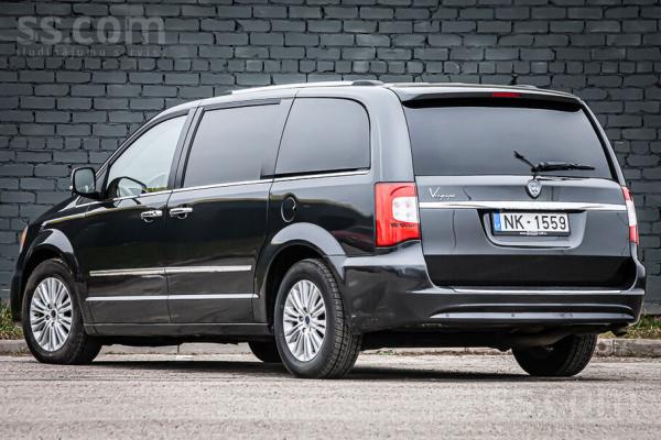 Grey Lancia Voyager 2012 in Tukums, with an engine capacity of 2.80 L and mileage of 0 thousand km for 8990 €, photo 6 on AUTOMOTO.COM.LV