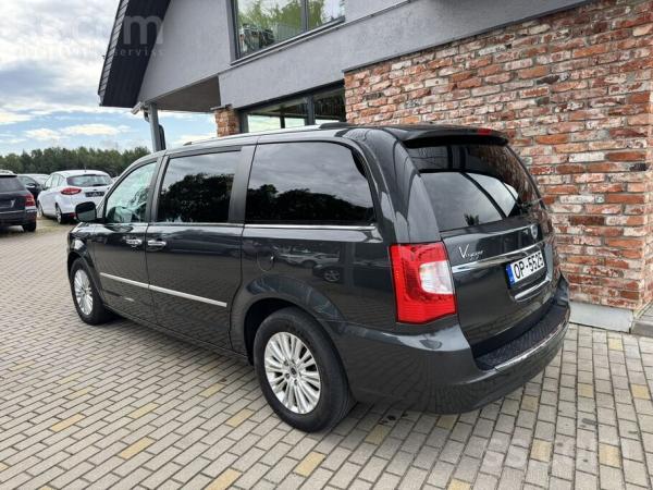 Pelēks Lancia Voyager 2012 Talsi, ar dzinēja tilpumu 2.80 L un nobraukumu 286 tūkst. km par 7700 €, foto 8 vietnē AUTOMOTO.COM.LV