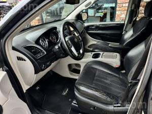 Grey Lancia Voyager 2012 in Talsi, with an engine capacity of 2.80 L and mileage of 286 thousand km for 7700 €, photo 10 on AUTOMOTO.COM.LV