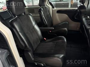 Grey Lancia Voyager 2012 in Talsi, with an engine capacity of 2.80 L and mileage of 286 thousand km for 7700 €, photo 22 on AUTOMOTO.COM.LV
