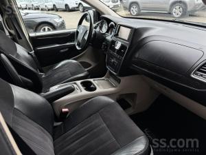 Grey Lancia Voyager 2012 in Talsi, with an engine capacity of 2.80 L and mileage of 286 thousand km for 7700 €, photo 23 on AUTOMOTO.COM.LV