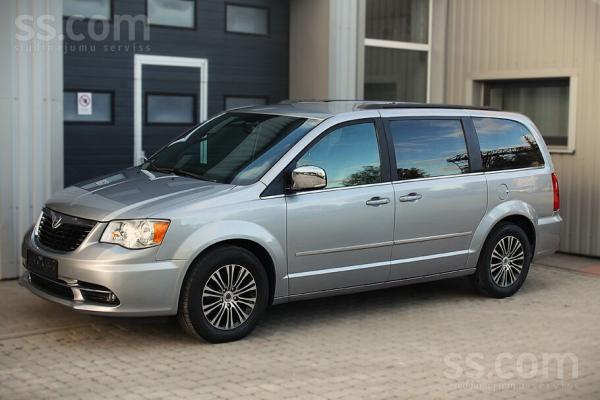 Pelēks Lancia Voyager 2016 Rīga, ar dzinēja tilpumu 2.80 L un nobraukumu 0 tūkst. km par 11690 €, foto 3 vietnē AUTOMOTO.COM.LV