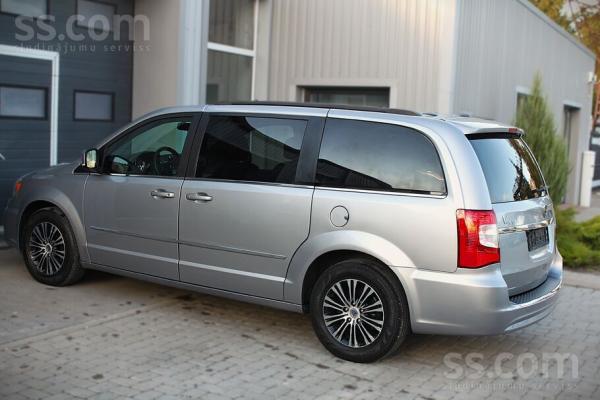 Pelēks Lancia Voyager 2016 Rīga, ar dzinēja tilpumu 2.80 L un nobraukumu 0 tūkst. km par 11690 €, foto 4 vietnē AUTOMOTO.COM.LV