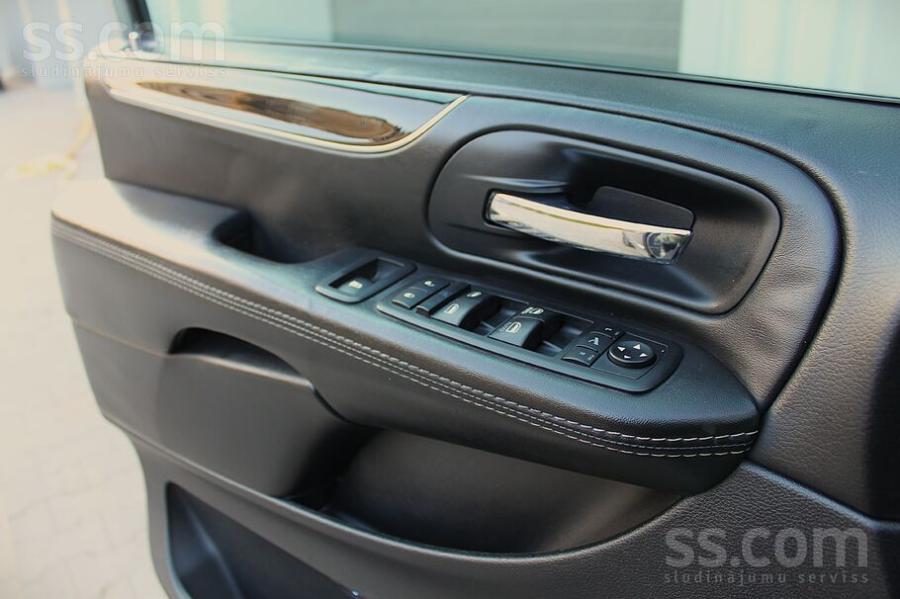 Pelēks Lancia Voyager 2016 Rīga, ar dzinēja tilpumu 2.80 L un nobraukumu 0 tūkst. km par 11690 €, foto 18 vietnē AUTOMOTO.COM.LV