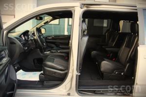 Pelēks Lancia Voyager 2016 Rīga, ar dzinēja tilpumu 2.80 L un nobraukumu 0 tūkst. km par 11690 €, foto 20 vietnē AUTOMOTO.COM.LV