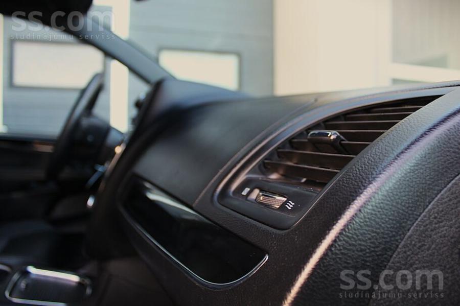 Pelēks Lancia Voyager 2016 Rīga, ar dzinēja tilpumu 2.80 L un nobraukumu 0 tūkst. km par 11690 €, foto 26 vietnē AUTOMOTO.COM.LV