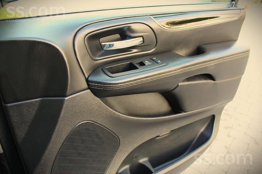Pelēks Lancia Voyager 2016 Rīga, ar dzinēja tilpumu 2.80 L un nobraukumu 0 tūkst. km par 11690 €, foto 28 vietnē AUTOMOTO.COM.LV