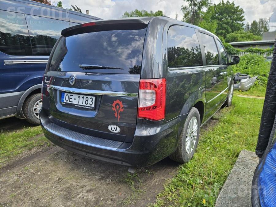 Grey Lancia Voyager 2011 in Riga, with an engine capacity of 2.80 L and mileage of 0 thousand km for 8500 €, photo 4 on AUTOMOTO.COM.LV