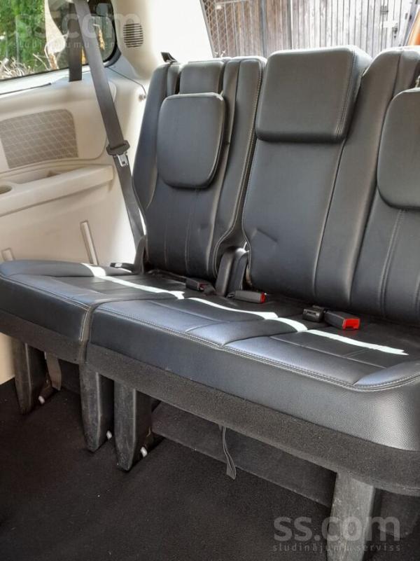 Серый Лянча Voyager 2011 в Юрмала, объемом двигателя 2.80 л и пробегом 270 тыс. км за 7700 €, фото 9 на AUTOMOTO.COM.LV