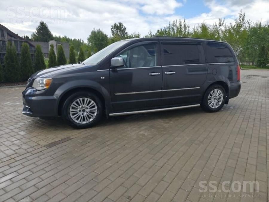 Pelēks Lancia Voyager 2011 Rīga, ar dzinēja tilpumu 2.80 L un nobraukumu 287 tūkst. km par 8900 €, foto 1 vietnē AUTOMOTO.COM.LV