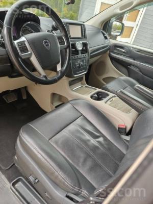 Pelēks Lancia Voyager 2011 Rīga, ar dzinēja tilpumu 2.80 L un nobraukumu 287 tūkst. km par 8900 €, foto 6 vietnē AUTOMOTO.COM.LV