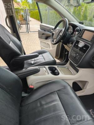 Pelēks Lancia Voyager 2011 Rīga, ar dzinēja tilpumu 2.80 L un nobraukumu 287 tūkst. km par 8900 €, foto 8 vietnē AUTOMOTO.COM.LV