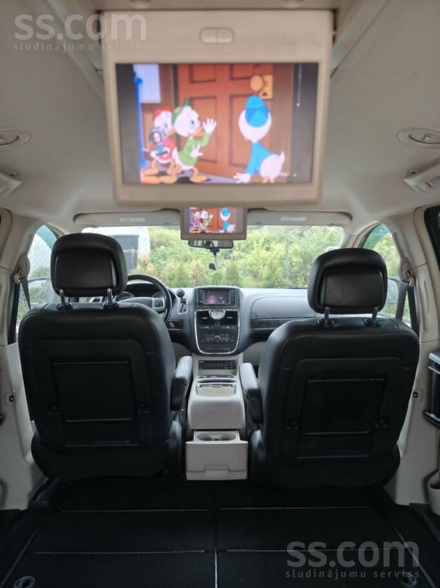 Pelēks Lancia Voyager 2011 Rīga, ar dzinēja tilpumu 2.80 L un nobraukumu 287 tūkst. km par 8900 €, foto 11 vietnē AUTOMOTO.COM.LV