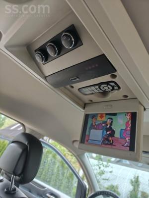 Pelēks Lancia Voyager 2011 Rīga, ar dzinēja tilpumu 2.80 L un nobraukumu 287 tūkst. km par 8900 €, foto 12 vietnē AUTOMOTO.COM.LV