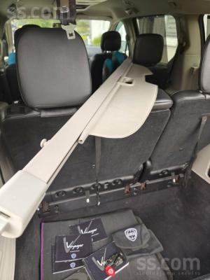 Pelēks Lancia Voyager 2011 Rīga, ar dzinēja tilpumu 2.80 L un nobraukumu 287 tūkst. km par 8900 €, foto 18 vietnē AUTOMOTO.COM.LV