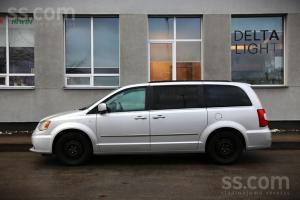 Pelēks Lancia Voyager 2012 Rīga, ar dzinēja tilpumu 2.80 L un nobraukumu 0 tūkst. km par 5995 €, foto 2 vietnē AUTOMOTO.COM.LV