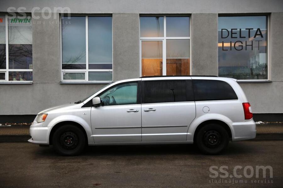 Pelēks Lancia Voyager 2012 Rīga, ar dzinēja tilpumu 2.80 L un nobraukumu 0 tūkst. km par 5995 €, foto 2 vietnē AUTOMOTO.COM.LV