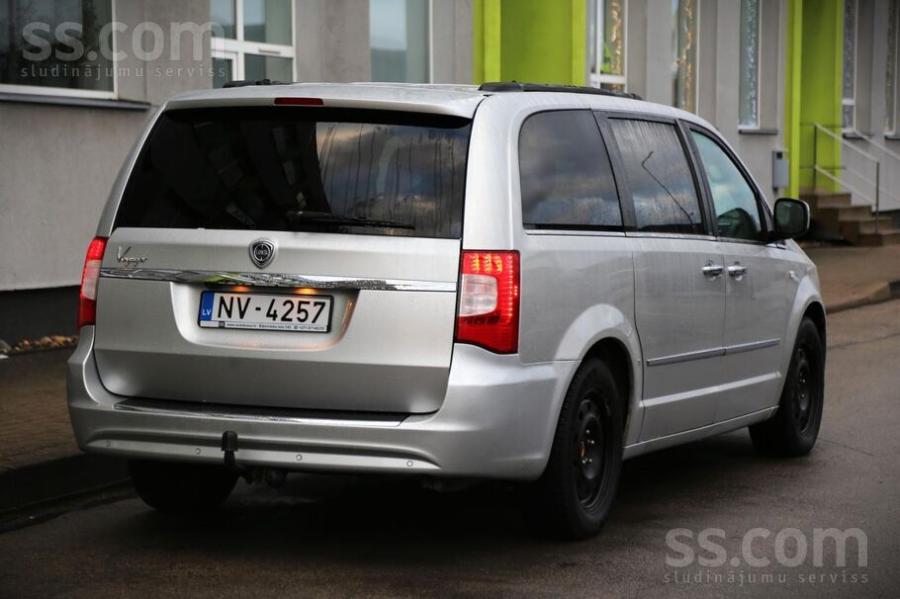 Pelēks Lancia Voyager 2012 Rīga, ar dzinēja tilpumu 2.80 L un nobraukumu 0 tūkst. km par 5995 €, foto 6 vietnē AUTOMOTO.COM.LV