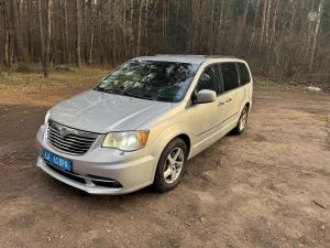 Grey Lancia Voyager 2012 in Kaunas, with an engine capacity of 2.80 L and mileage of 224 thousand km for 4500 €, photo  on AUTOMOTO.COM.LV