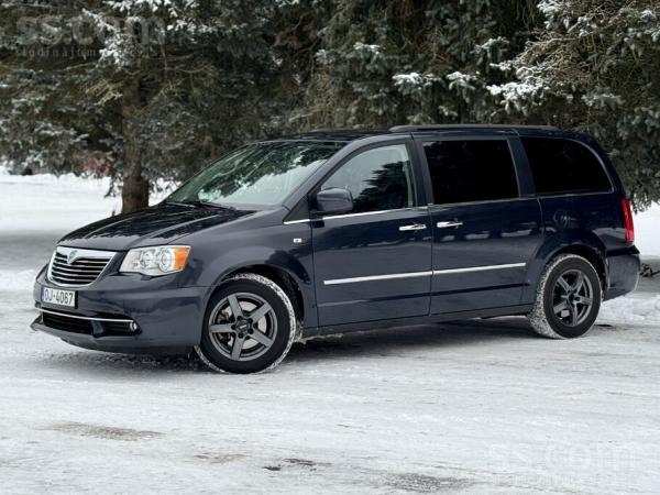 Grey Lancia Voyager 2012 in Jelgava, with an engine capacity of 2.80 L and mileage of 193 thousand km for 7600 €, photo 9 on AUTOMOTO.COM.LV