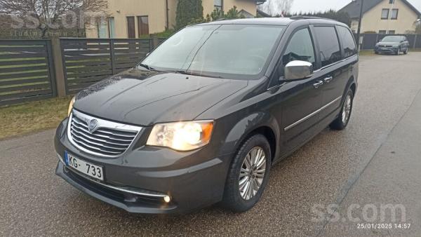 Pelēks Lancia Voyager 2012 Rīga, ar dzinēja tilpumu 2.80 L un nobraukumu 298 tūkst. km par 5999 €, foto 6 vietnē AUTOMOTO.COM.LV