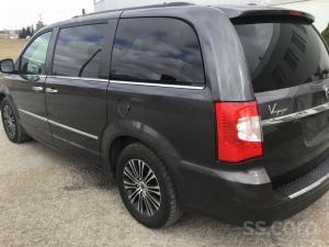 Pelēks Lancia Voyager 2012 Jelgava, ar dzinēja tilpumu 2.80 L un nobraukumu 249 tūkst. km par 10500 €, foto 3 vietnē AUTOMOTO.COM.LV