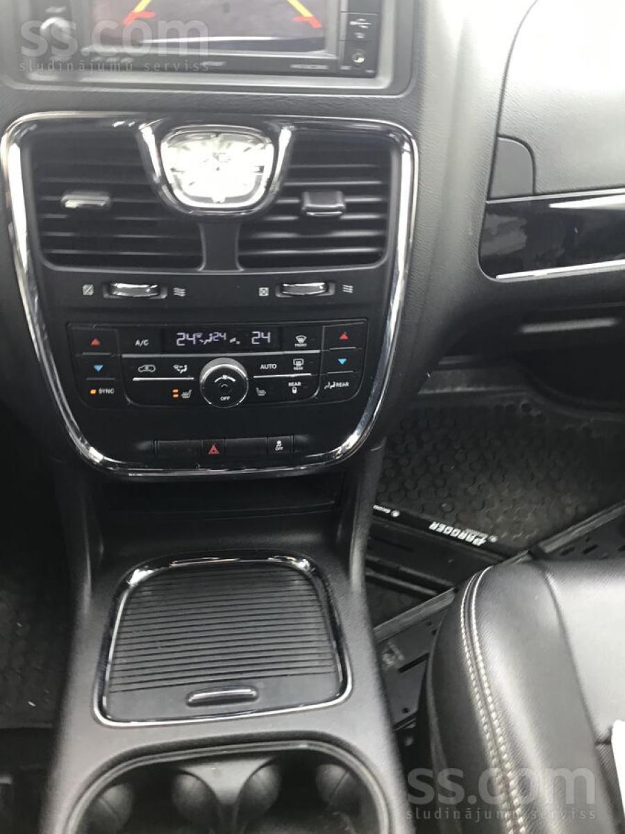 Pelēks Lancia Voyager 2012 Jelgava, ar dzinēja tilpumu 2.80 L un nobraukumu 249 tūkst. km par 10500 €, foto 8 vietnē AUTOMOTO.COM.LV