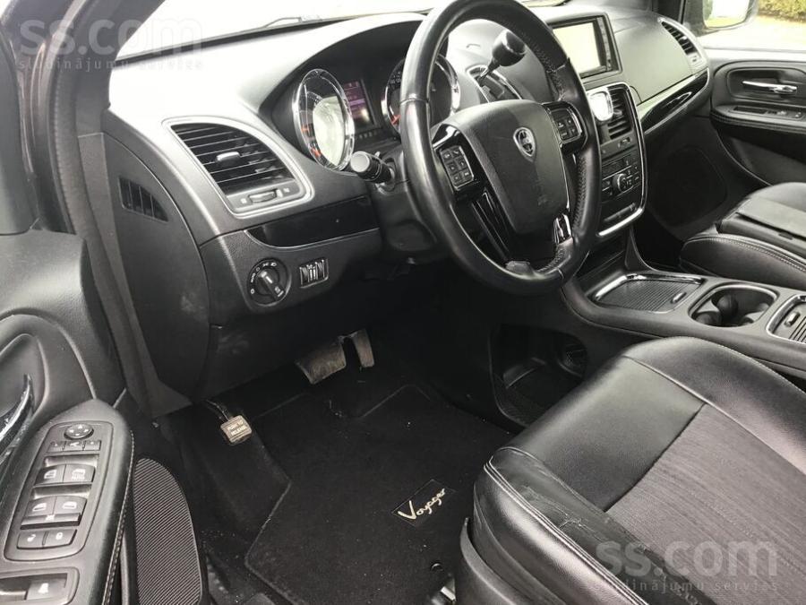Pelēks Lancia Voyager 2012 Jelgava, ar dzinēja tilpumu 2.80 L un nobraukumu 249 tūkst. km par 10500 €, foto 10 vietnē AUTOMOTO.COM.LV