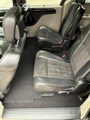 Grey Lancia Voyager 2012 in Ogre, with an engine capacity of 2.80 L and mileage of 286 thousand km for 7200 €, photo 11 on AUTOMOTO.COM.LV