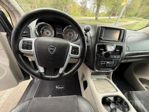 Grey Lancia Voyager 2012 in Ogre, with an engine capacity of 2.80 L and mileage of 286 thousand km for 7200 €, photo 14 on AUTOMOTO.COM.LV