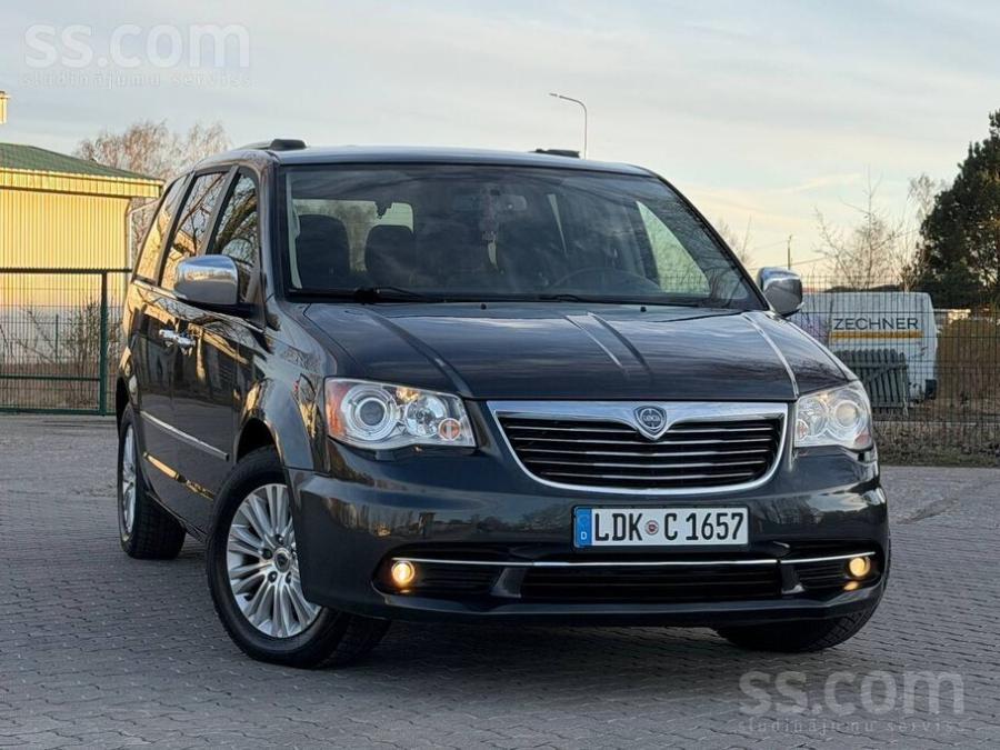 Pelēks Lancia Voyager 2012 Rīga, ar dzinēja tilpumu 2.80 L un nobraukumu 0 tūkst. km par 7850 €, foto 4 vietnē AUTOMOTO.COM.LV