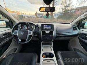 Pelēks Lancia Voyager 2012 Rīga, ar dzinēja tilpumu 2.80 L un nobraukumu 0 tūkst. km par 7850 €, foto 15 vietnē AUTOMOTO.COM.LV