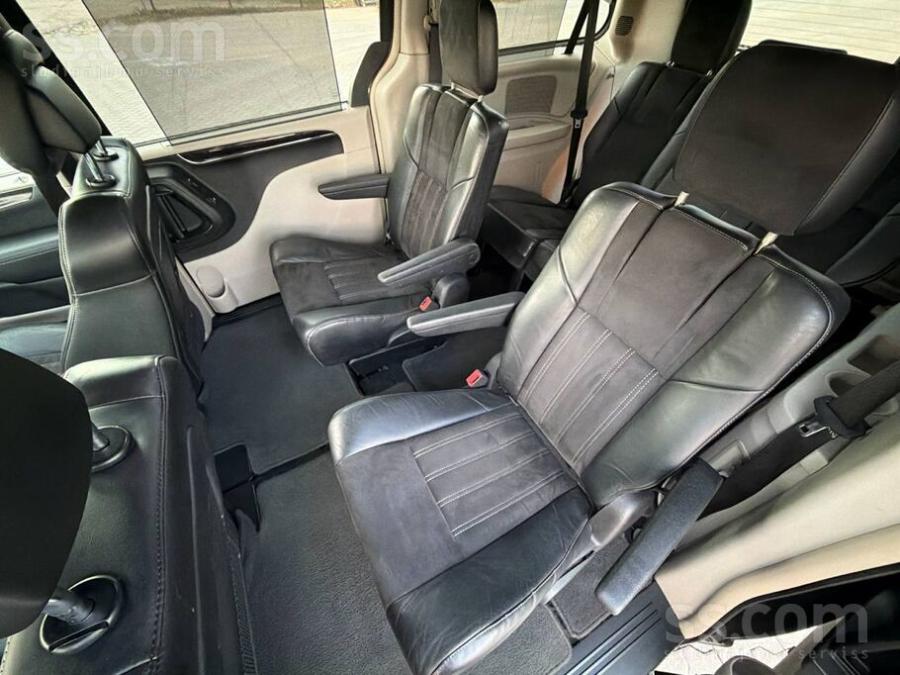 Pelēks Lancia Voyager 2012 Rīga, ar dzinēja tilpumu 2.80 L un nobraukumu 0 tūkst. km par 7850 €, foto 18 vietnē AUTOMOTO.COM.LV
