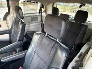 Pelēks Lancia Voyager 2012 Rīga, ar dzinēja tilpumu 2.80 L un nobraukumu 0 tūkst. km par 7850 €, foto 20 vietnē AUTOMOTO.COM.LV